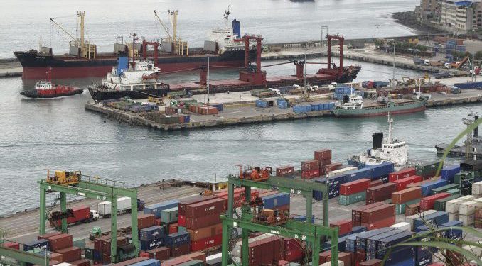 China Container Terminal Corporation fixes large cranes in Keelung ...