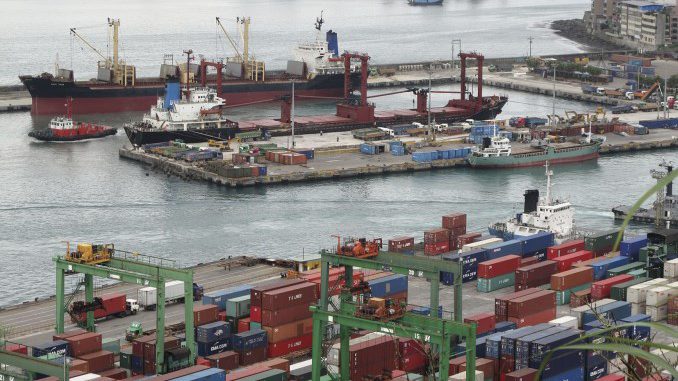 China Container Terminal Corporation fixes large cranes in Keelung ...