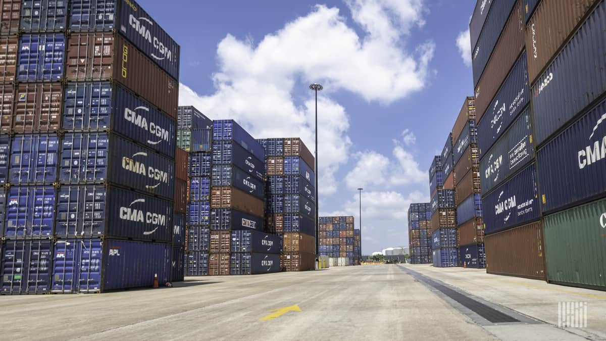 Container slots sell out, risking holiday ‘shipageddon’